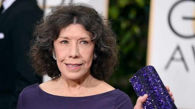How Much Lily Tomlin Earn? How She Spent Her Money? Let's Find Out ...